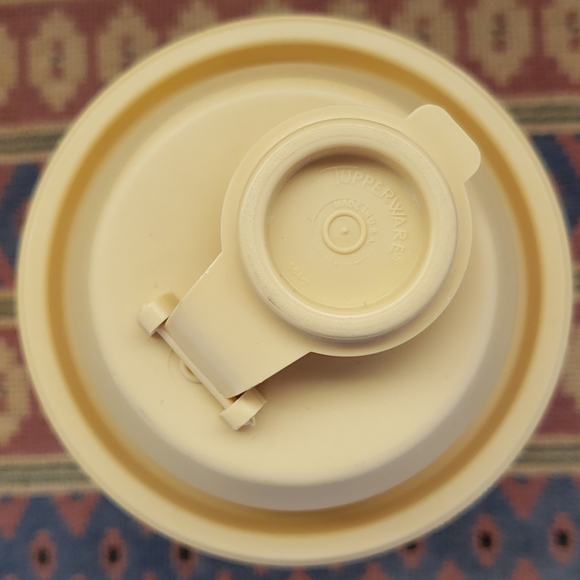 Tupperware | Kitchen | 5 Vintage Tupperware Orange Yellow Shake Mixer ...